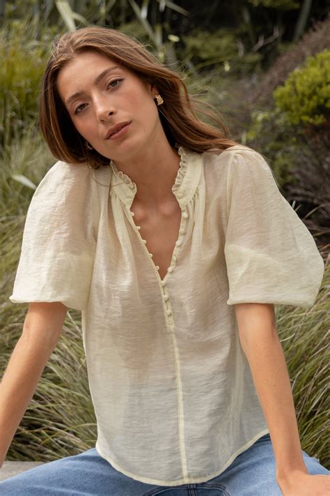 Ivy Jack Closure Sunghine Sheer High Neck Buttoned Ss Top Boutique