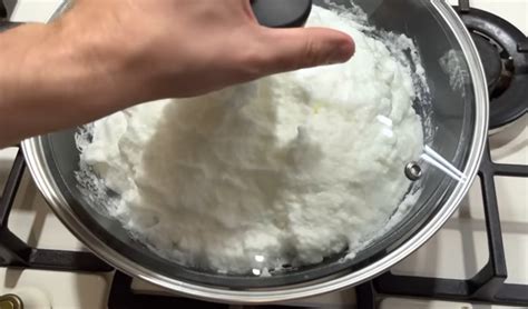 Din doar două ingrediente faci un desert WOW Fără cuptor și fără făină