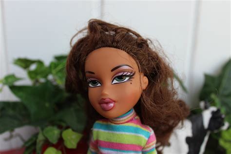 Bratz 2001 Mga Doll Vintage Brown Hair Blue Eyed Fashion Toy