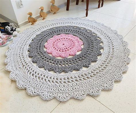 Пряжа и хлопковый шнур Spagetti ® Спагетти | Colored doilies, Doily rug ...
