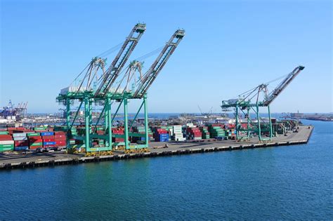 Boxship Backlog At Port Of Long Beach Port Of Los Angeles Finally Ends