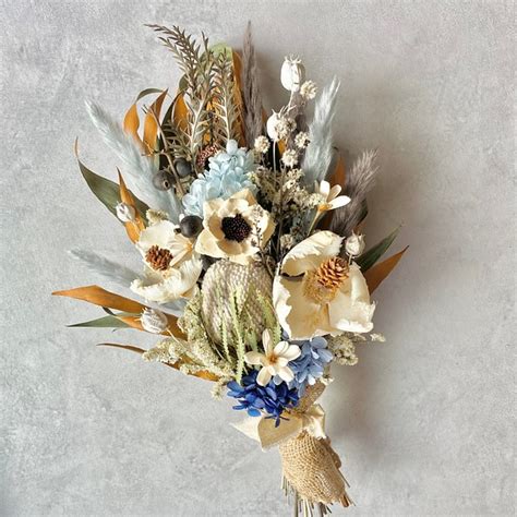 バンクシアとパームフラワーのドライフラワースワッグミニブーケ スワッグ Howdy Flower 通販｜creemaクリーマ