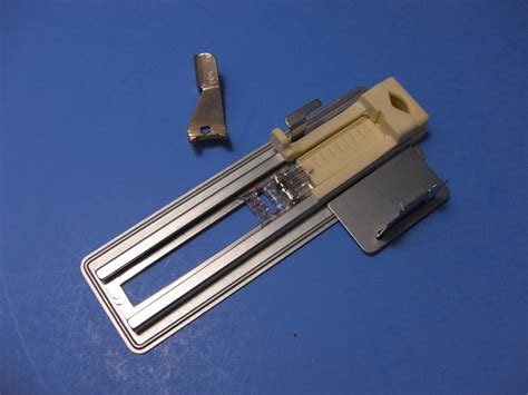 Singer Sewing Machine Fs067 Buttonholer Slide With Button Foot