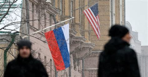 Власти США могут ограничить въезд для граждан 10 стран включая Россию