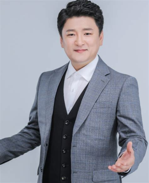 가수 현진우 나이 키 프로필 최신 트로트 노래 음악 본명 육아 팬카페