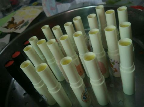 自制润唇膏怎么做 自制润唇膏的做法 豆果美食