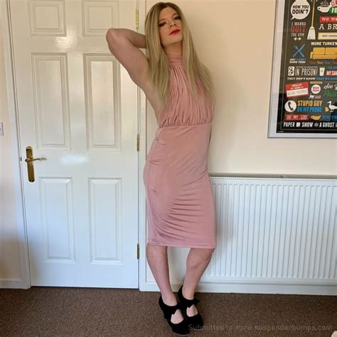 Sexy Tv Wearing A Tight Dress And Stockings Suspender Bumps