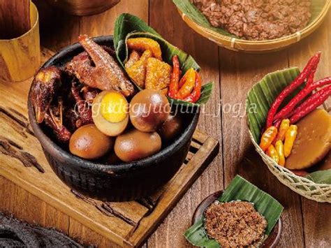 Daftar Harga Menu Delivery Gudeg Yu Djum Mbarek Yogyakarta Terbaru