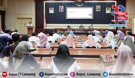 Kupas Tuntas Peringatan Hari Kunjung Perpustakaan Pengunjung