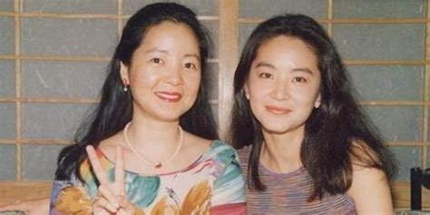 邓丽君度假不穿内衣 林青霞害羞不敢直视手机新浪网