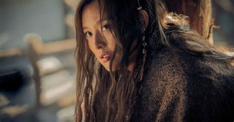 아스달 연대기 김지원 새로 쓰는 눈빛 장인의 역사