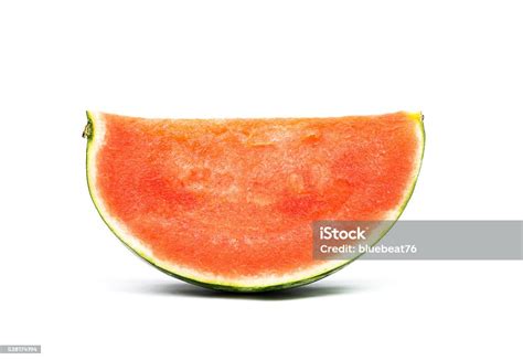 얇게 썬 잘 익은 워터멜론 흰색 바탕에 흰색 배경 0명에 대한 스톡 사진 및 기타 이미지 0명 건강관리와 의술 건강한