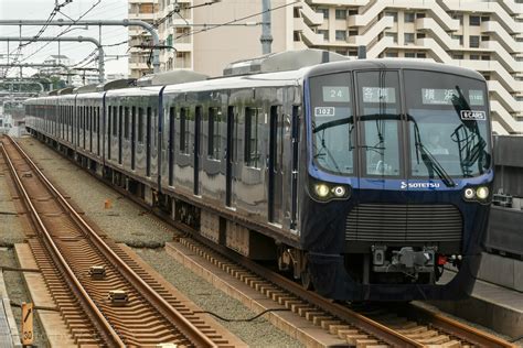 2nd Train 【相鉄】21102×821102fにステッカー貼り付けの写真 Topicphotoid61020