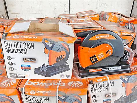 သတင်းပေးတိုင်ကြားမှုများကြောင့် တရားမဝင် ကုန်စည်များနှင့် အဆိုပါ ကုန်စည်များ တင်ဆောင်လာသည့် မော