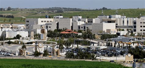 الجامعة الأميركية في مادبا تبدأ تقديم المحاضرات لطلبتها عبر الانترنت