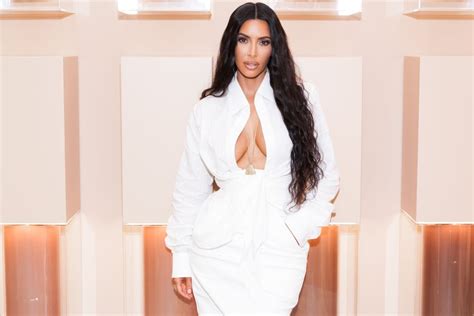 Kim Kardashian Presenta Con Orgullo A Su Cirujano Plástico En Instagram