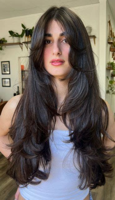 27 Effortlessly Elegant Long Straight Hairstyles That Wow Wispy