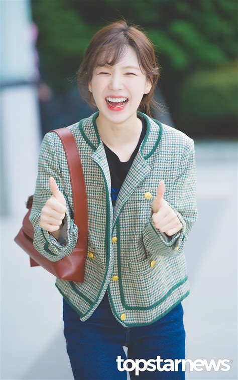 [hd포토] 레드벨벳 웬디 어머니께서 해주신 갈비찜 존맛탱 웬디의 영스트리트 출근길 네이트 연예