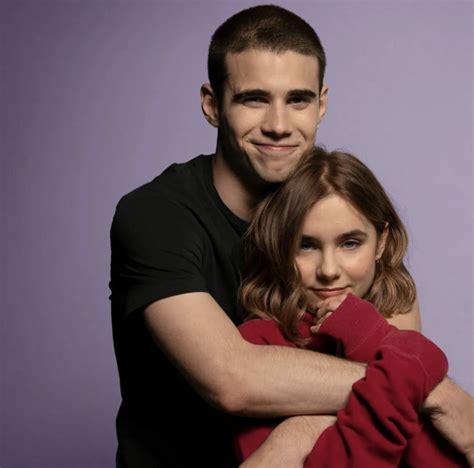 rares clara galle y julio peña atdmv Movie Scenes Movie Tv Netflix