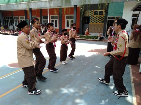 Mengenal Seragam Pramuka Sdit Ciri Ciri Warna Dan Penggunaan Atributnya
