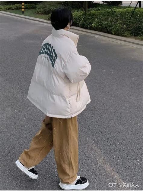 杏色羽绒服搭配什么颜色裤子好看 知乎