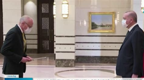 Крайнодесен политик изгори екземпляр от Корана пред турското посолство