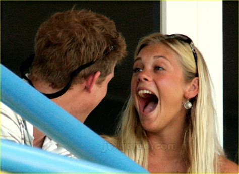 Prince Harrys Public Royal Kiss Photo 94521 Chelsy Davy Kissing