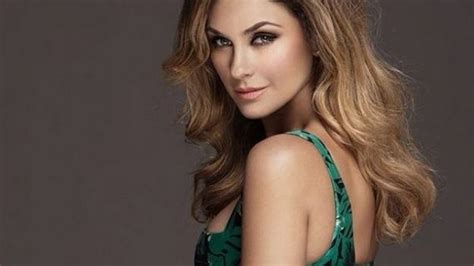 Aracely Arámbula Cautiva Con Diminuto Bikini Kebuena