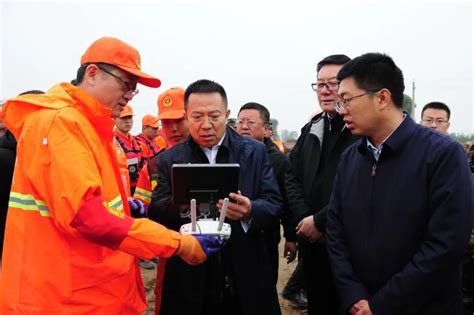 吕梁市委副书记市长张广勇深入孝义看望慰问救灾一线消防指战员