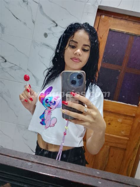 Chica Scort De Piel Blanca Pelo Negro Y Delgada Ciudad De La Habana