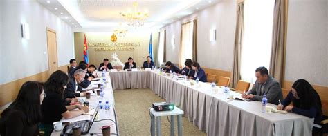 Ирэх онд төрийн албан хаагчдын цалин 20 хувиар нэмэгдэнэ