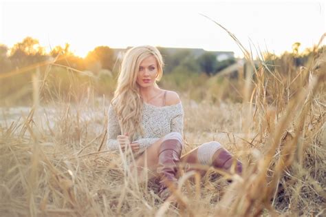 Beautiful Woman Bare Shoulders Front View Young Women Knee Highs