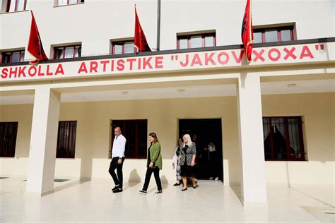 Ministrja Manastirliu 13 Mijë Libra Artistikë Dhe Shkencorë Po