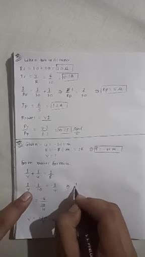 state the differences between convex and concave mirrors as distingui