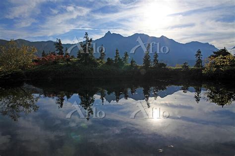 岐阜県 高山市 鏡平鏡池と槍ヶ岳 170779839 の写真素材 アフロ