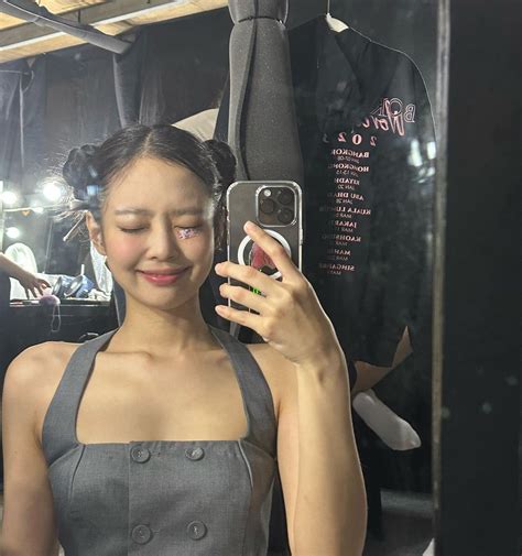 Potret Jennie Blackpink Saat Konser Di Jakarta Kepanasan Sampai Bawa