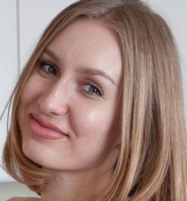 Lia Pink Biography Height Age Birthday Wiki More