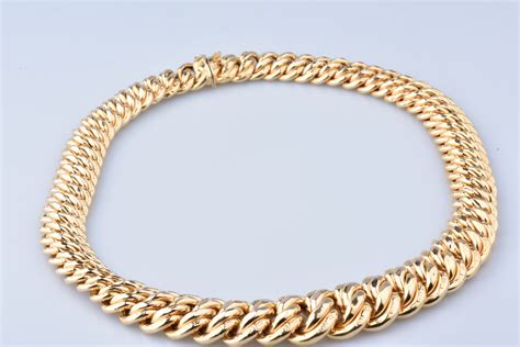 Collier en or jaune de 44 5 cm chaîne en maille Américaine Bijoux et