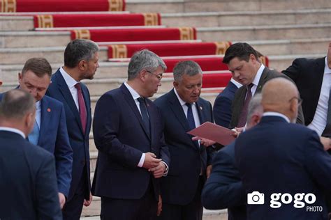 ОХУ ын Ерөнхийлөгч В В Путиныг Төв талбайд угтан авлаа