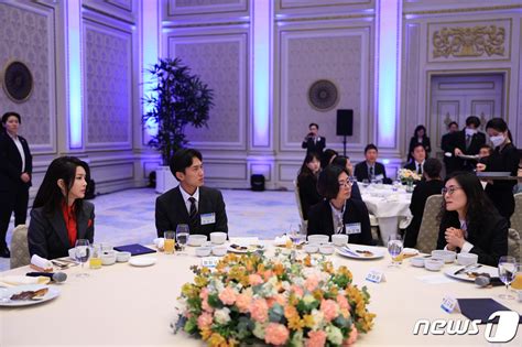 김건희 여사 복지 노동 현장 종사자들과 대화 네이트 뉴스