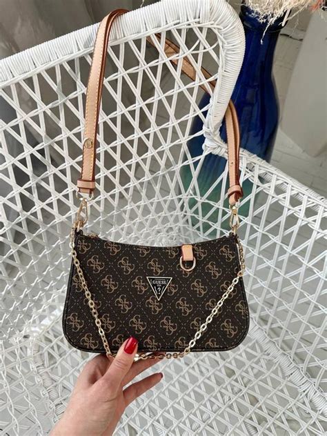 Сумка в стиле Guess — цена 1550 грн в каталоге Клатчи Купить аксессуары по доступной цене на