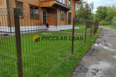 Установка забора из сетки Гиттер в Петергофе - Русская Свая