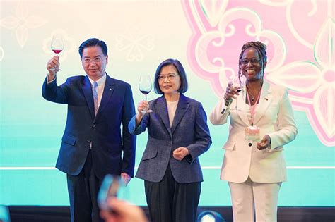 外交部舉辦「新春聯歡晚會」，與駐臺使節代表齊聚迎接春暖花開的一年