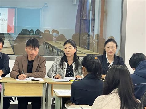 楚雄天人中学举行骨干教师示范课系列活动 谷佳老师授课曹刿论战中考专题文言文复习课 楚雄天人中学