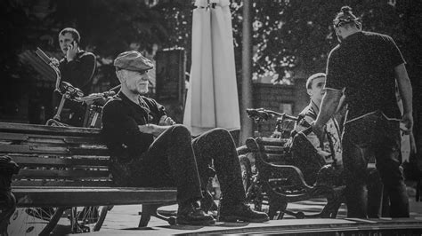 Hombre Entre Hombres · Renzo Dangelo