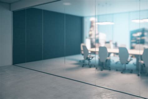 밝은 현대적인 가구가 있는 회의실의 측면 전망과 콘크리트 바닥 3d 렌더링이 있는 사무실 공간의 흐릿한 유리 파티션 뒤에 있는
