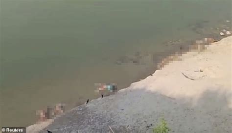 India Installs Net Across Ganges To Catch Floating Corpses Of Covid