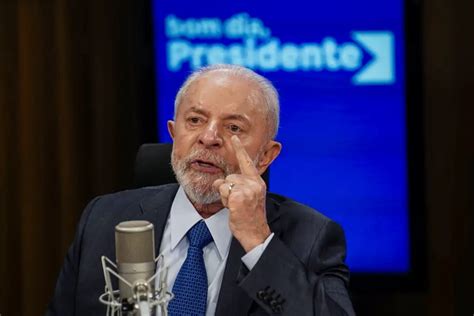 RECONHECIMENTO Lula exalta trabalho de voluntários no RS e condena