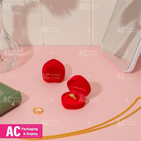 กล่องกำมะหยี่ ใส่แหวน ทรงหัวใจ กล่องใส่เครื่องประดับ สามารถใส่ แหวน หรือ ต่างหู ได้ ขนาดกล่อง 4