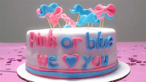 Pregnant couple in stitches as bakery accidentally ruins gender reveal ...